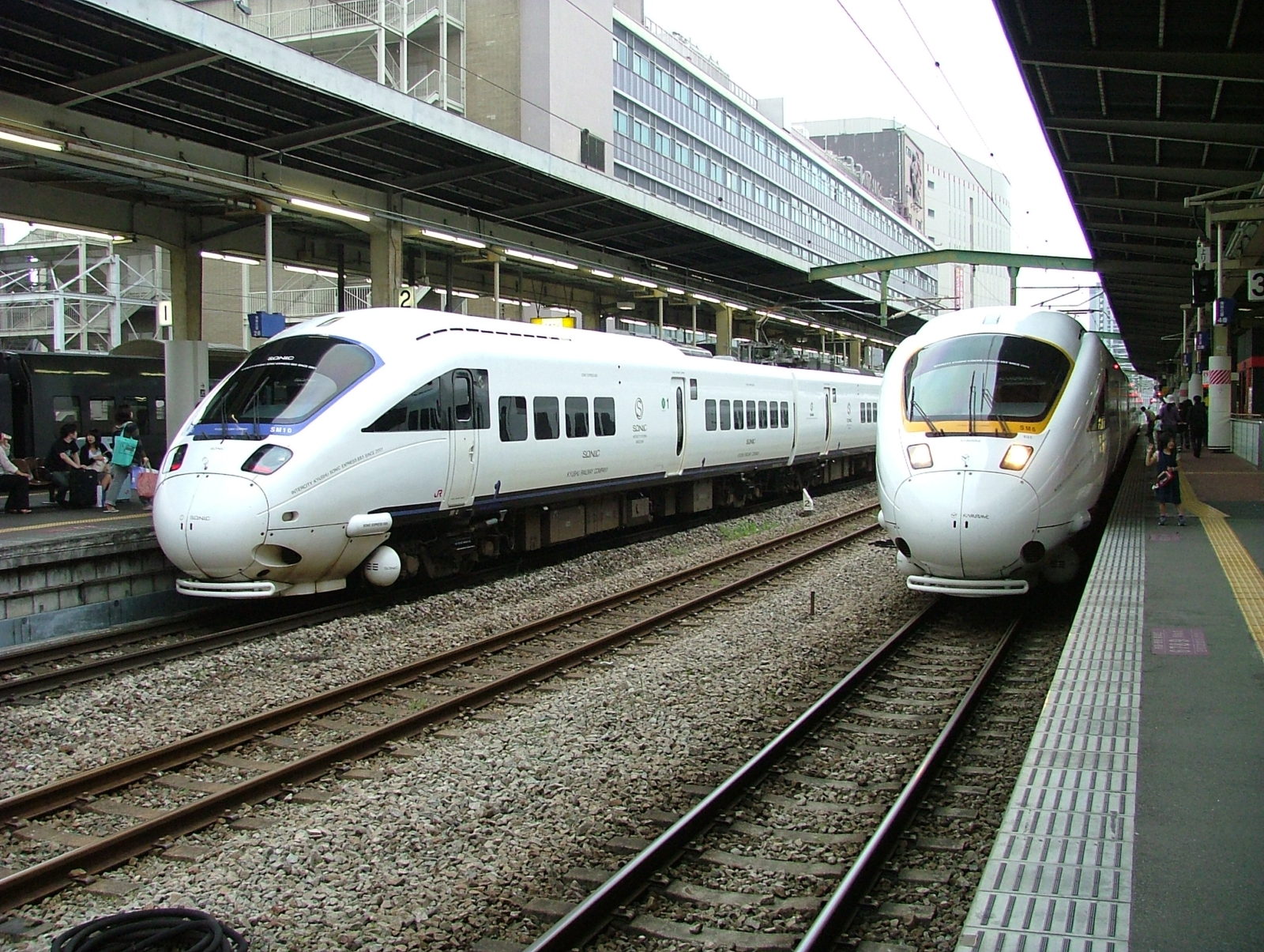 Access to Oita and Beppu from Fukuoka (Hakata). Limited Express Sonic ...