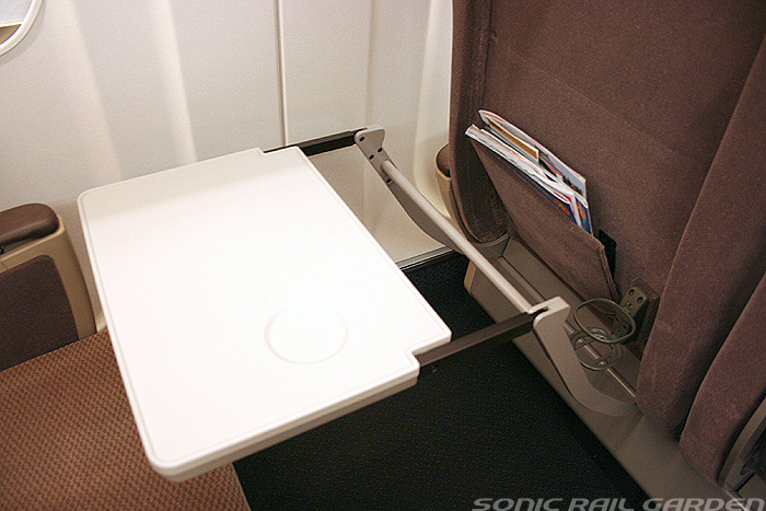 Gran class and all class seat of Tohoku Shinkansen E5 series and Gran ...